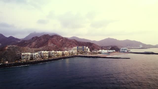 Video über Address Fujairah Beach Resort Impressionen (89150 ...